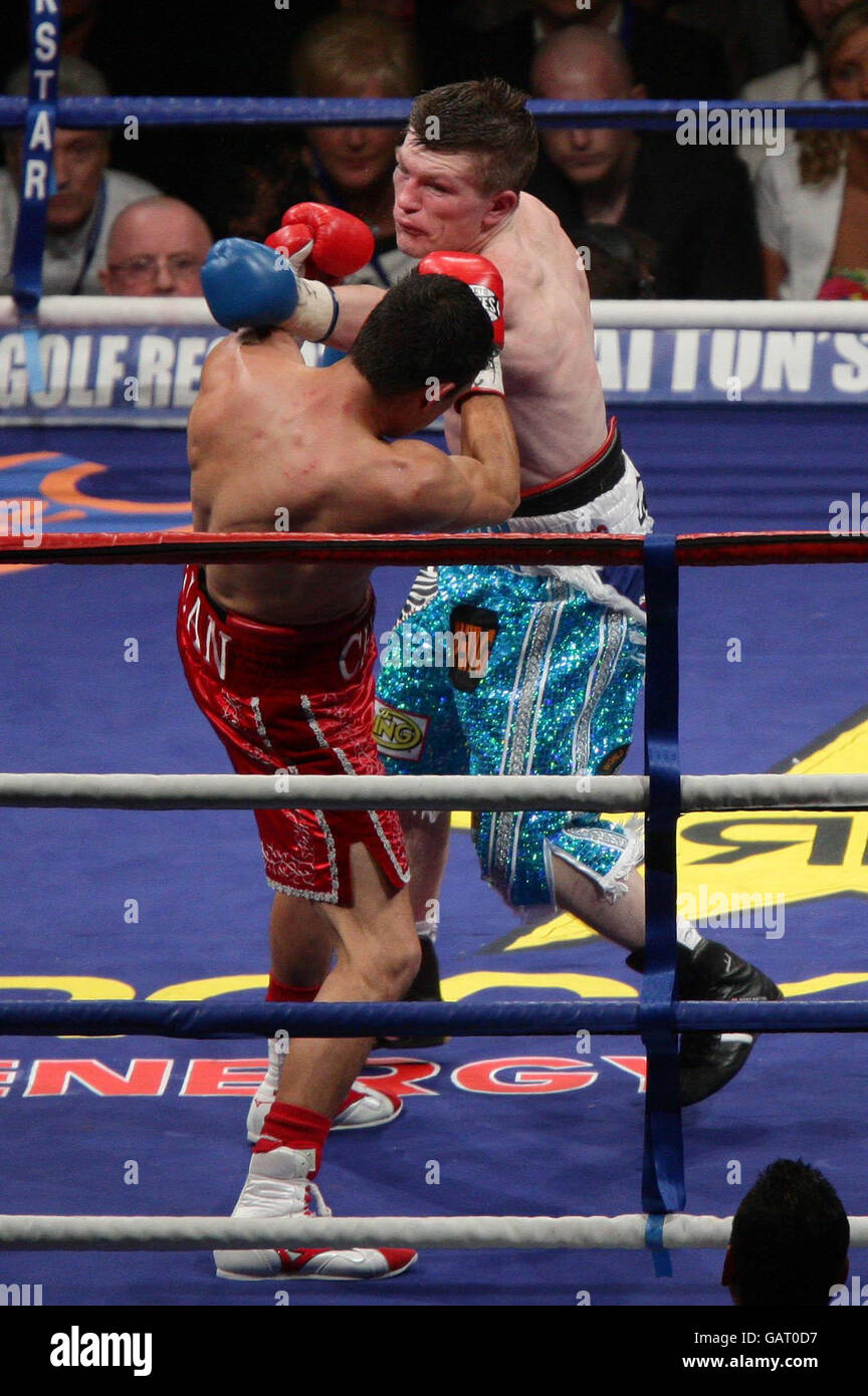 Ricky Hatton and Juan Lazcano during the IBO Light-Welterweight bout at ...