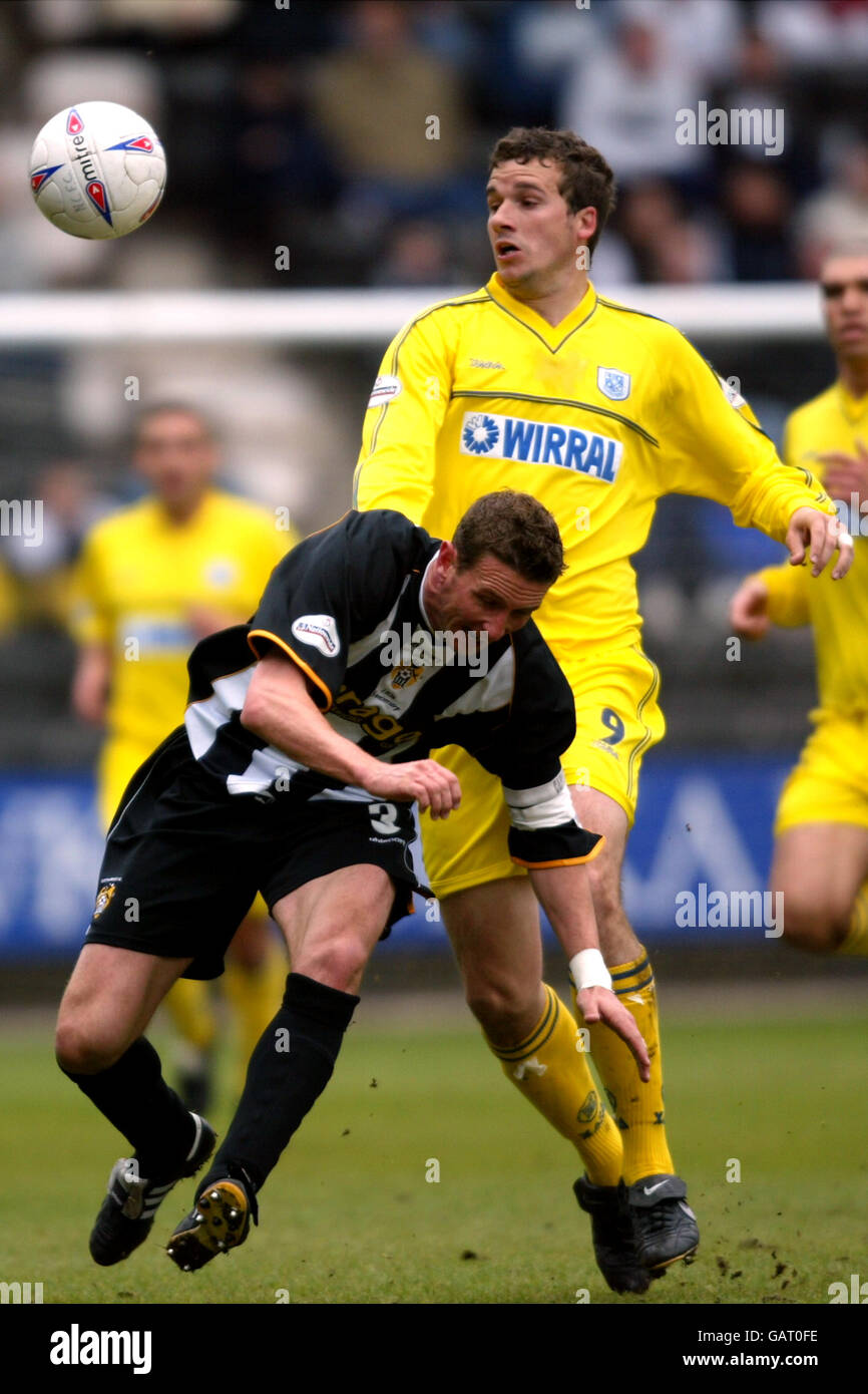 Sport english division 2 soccer hi-res stock photography and images - Alamy