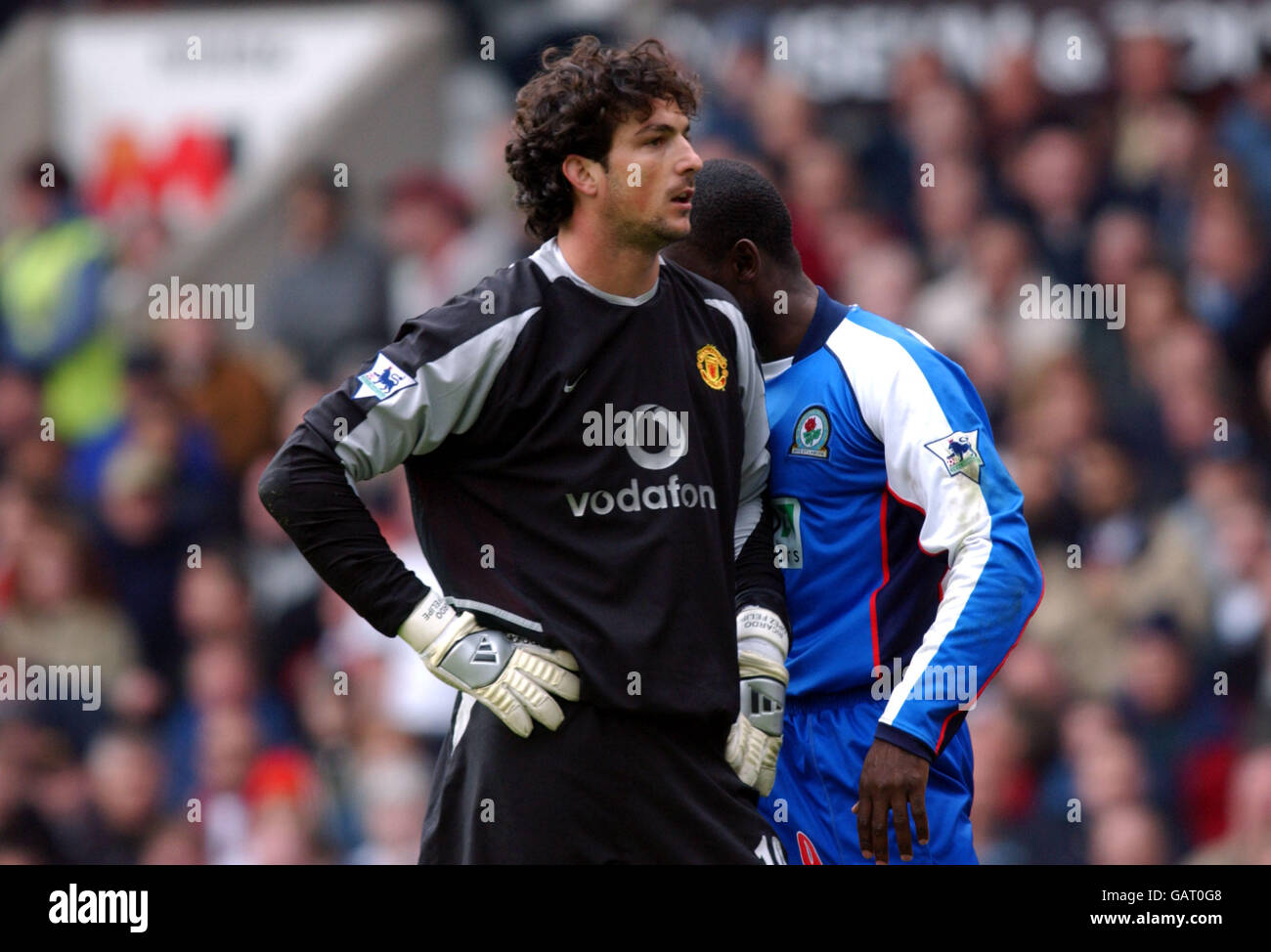 Manchester uniteds goalkeeper ricardo on his debut hi-res stock ...