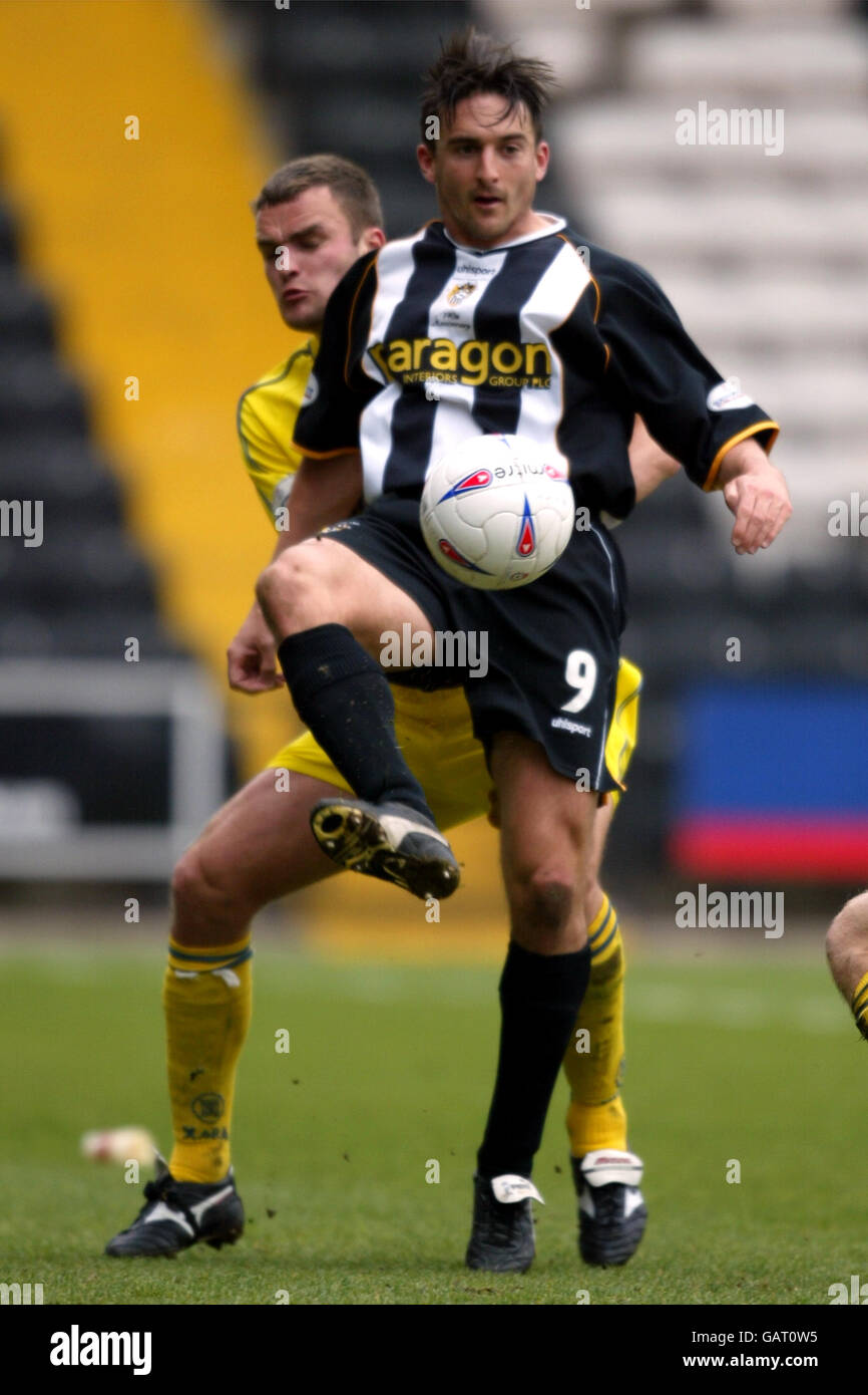 Notts county v tranmere division 2 hi-res stock photography and images ...