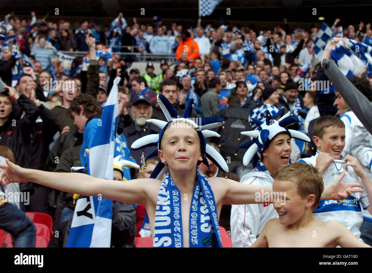 Stockport county fans celebrate in the stands hi-res stock photography ...