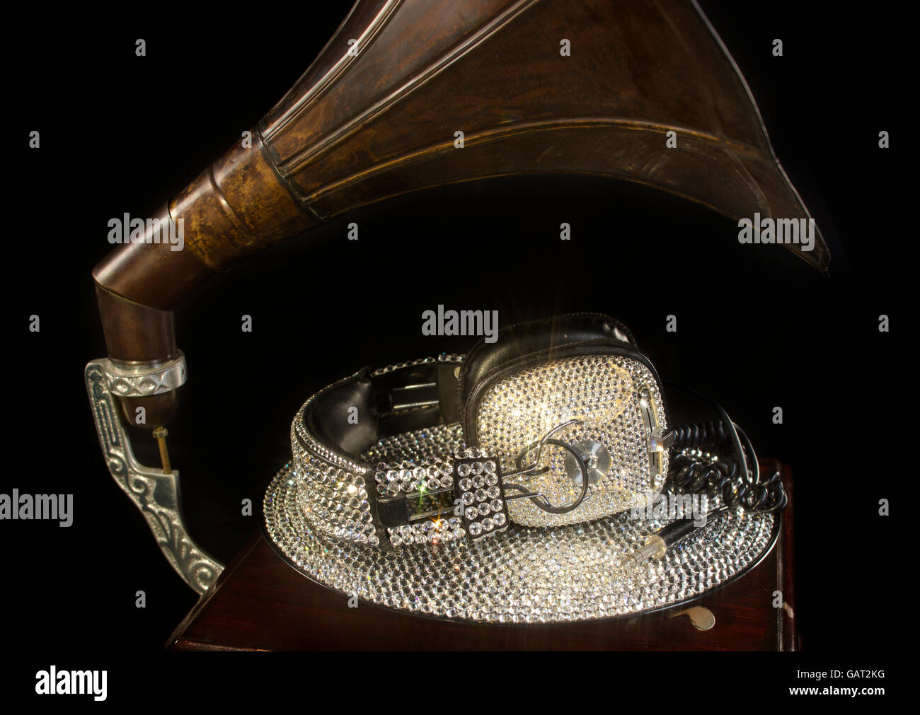 Silver gramophone hi-res stock photography and images - Alamy