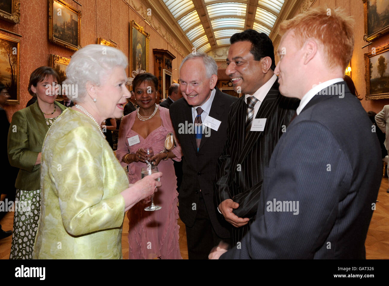 Queen hosts reception british hospitality industry hi-res stock ...