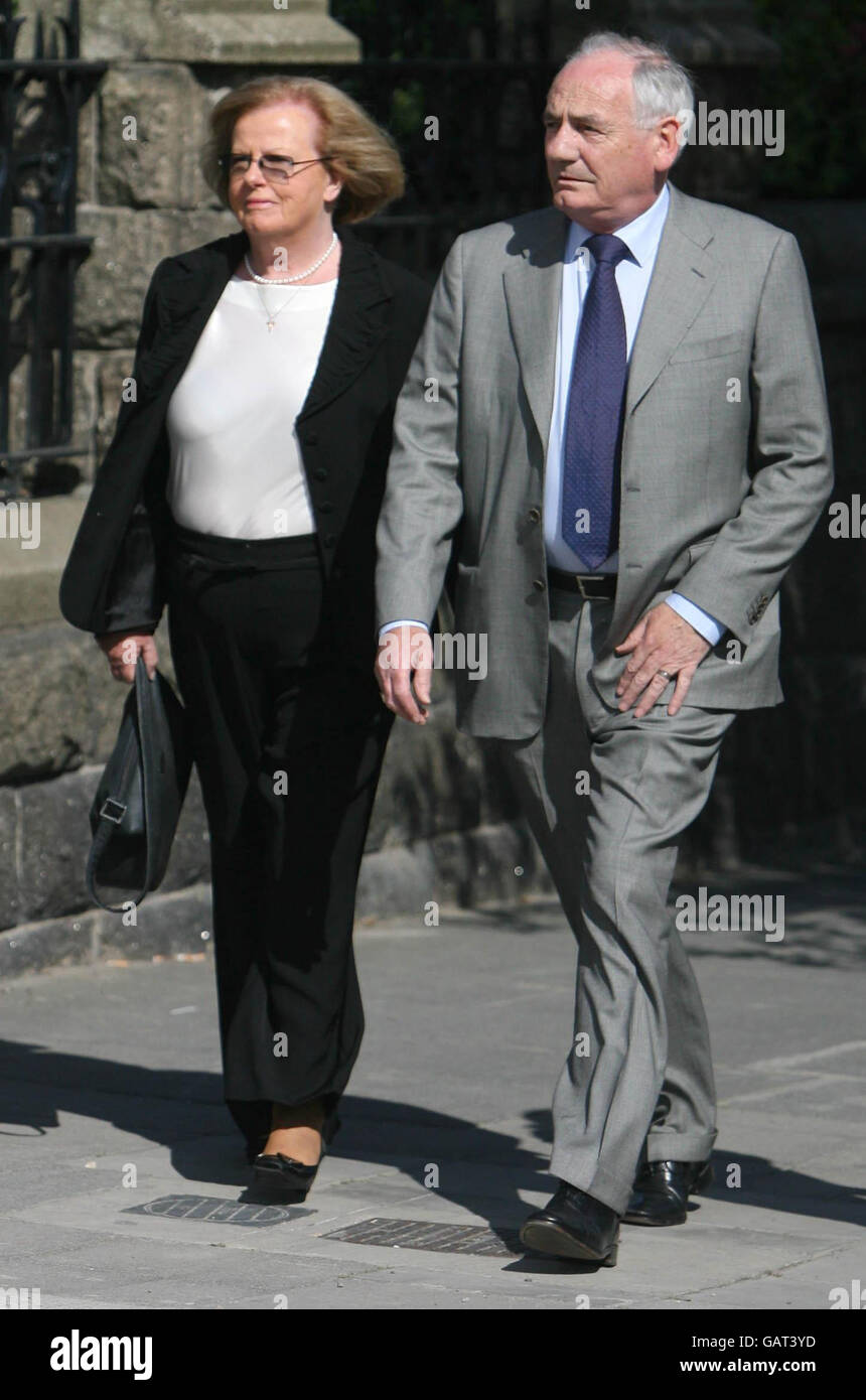 Former newspaper editor Vincent Jennings arrives for Terry Keane's ...