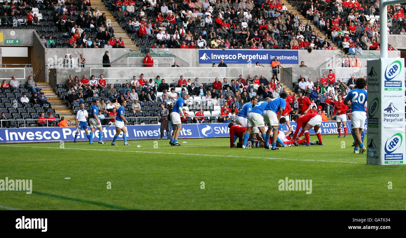 Wales maul the ball as they push towards the Italy line during the ...