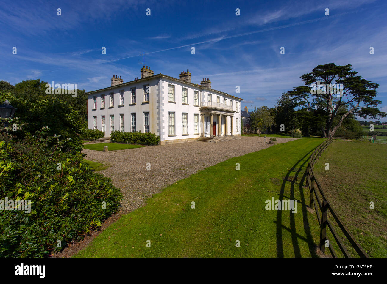 English county style hi-res stock photography and images - Alamy