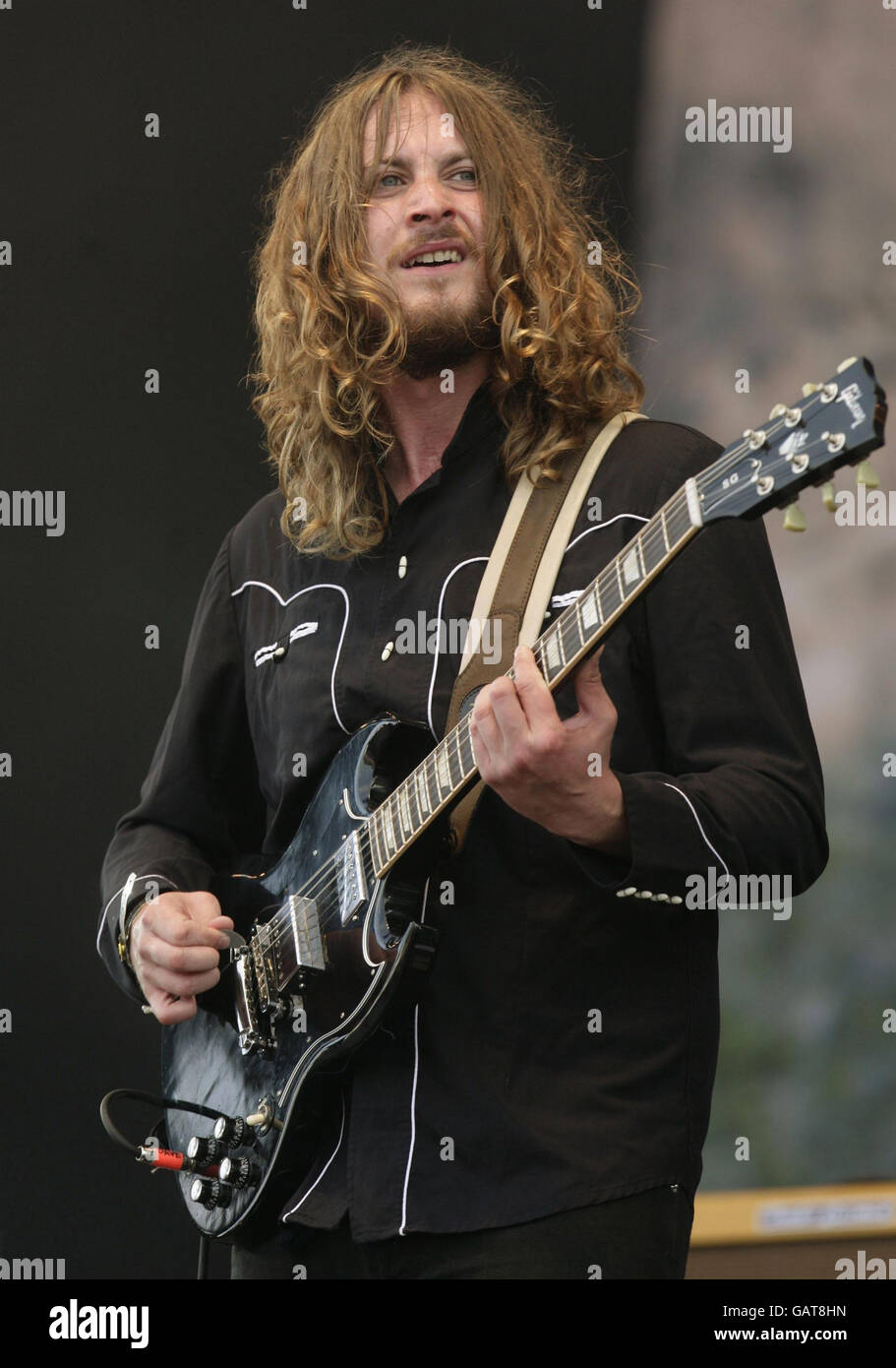 The zutons rock band 2008 hi-res stock photography and images - Alamy