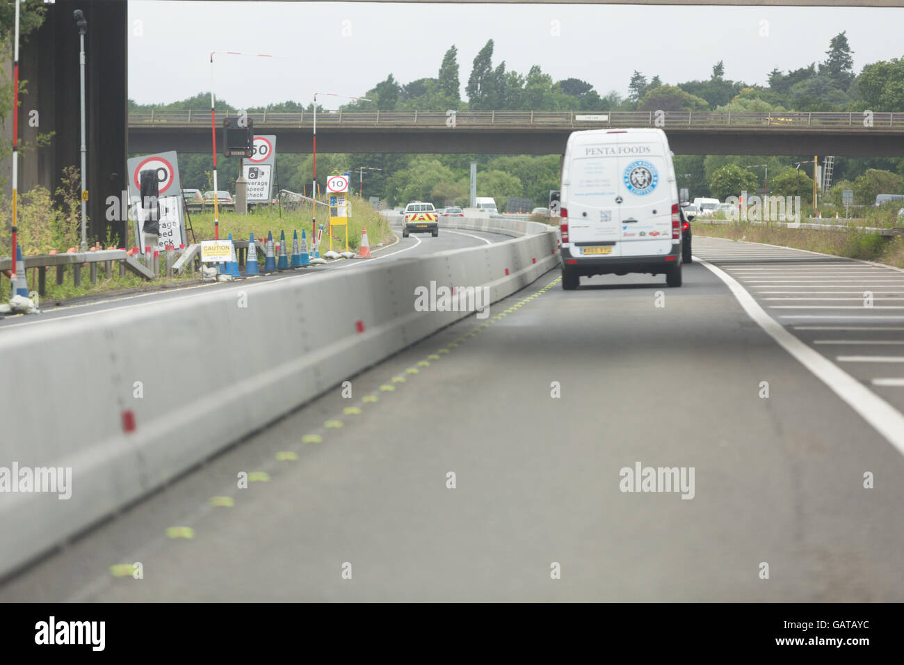M3 motorway sign hi-res stock photography and images - Alamy