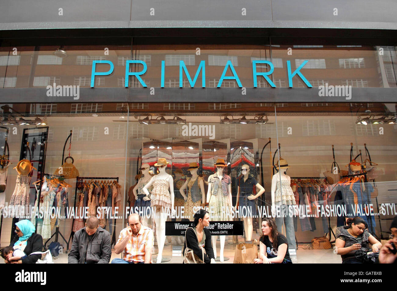 Exterior view of primark hi-res stock photography and images - Alamy