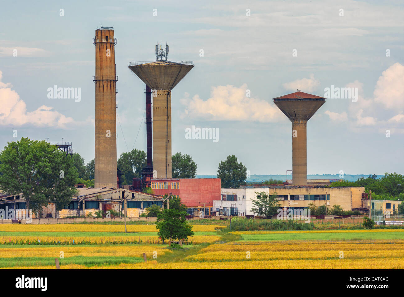 Nuclear plant factory building hi-res stock photography and images - Alamy