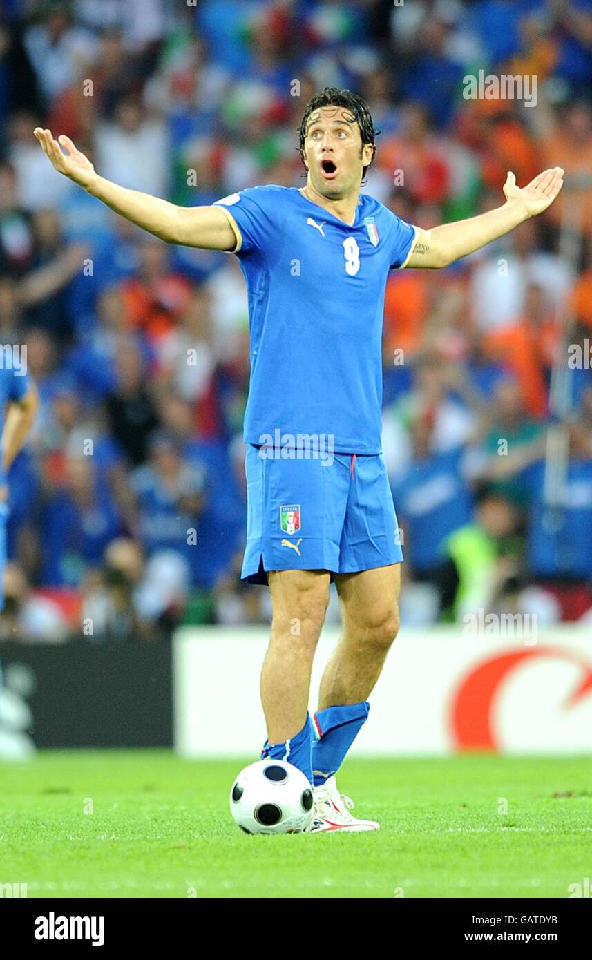 Soccer - UEFA European Championship 2008 - Group C - Holland v Italy ...
