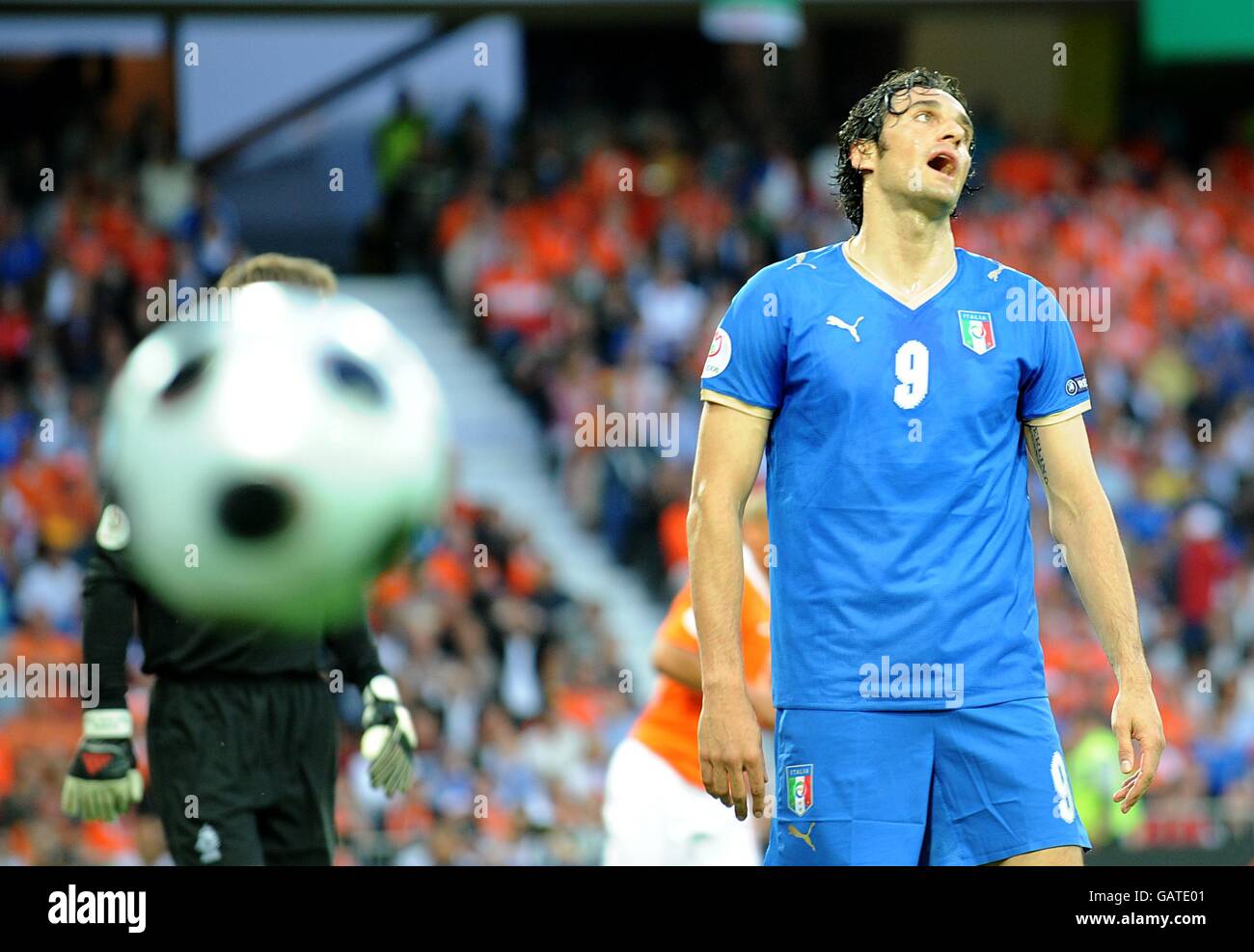 Soccer - UEFA European Championship 2008 - Group C - Holland v Italy ...