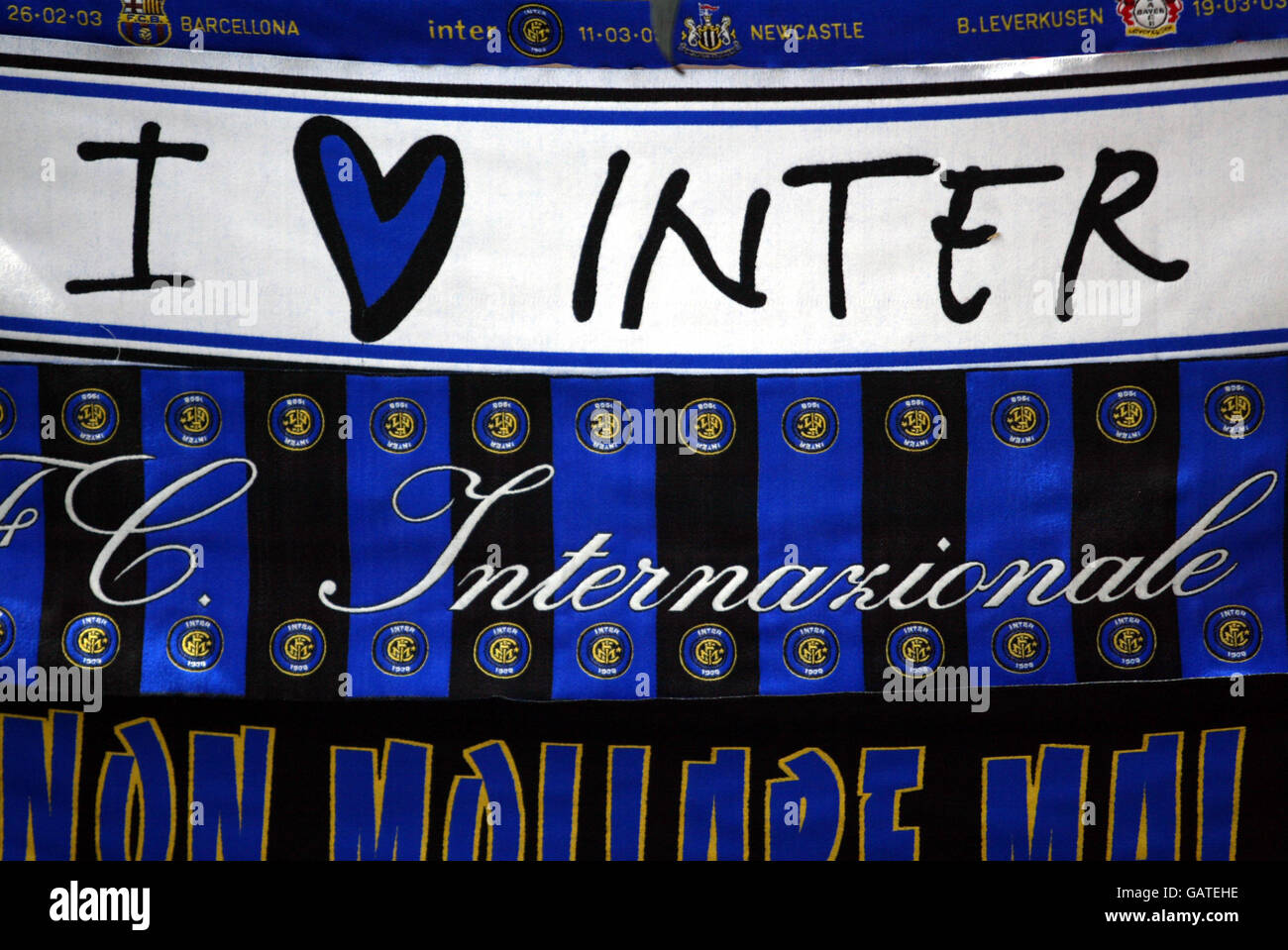 Ac milan inter milan scarves hi-res stock photography and images - Alamy