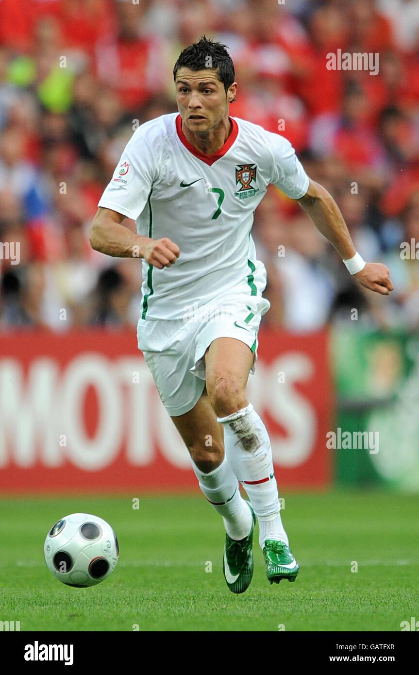 Ronaldo 2008 uefa hi-res stock photography and images - Alamy