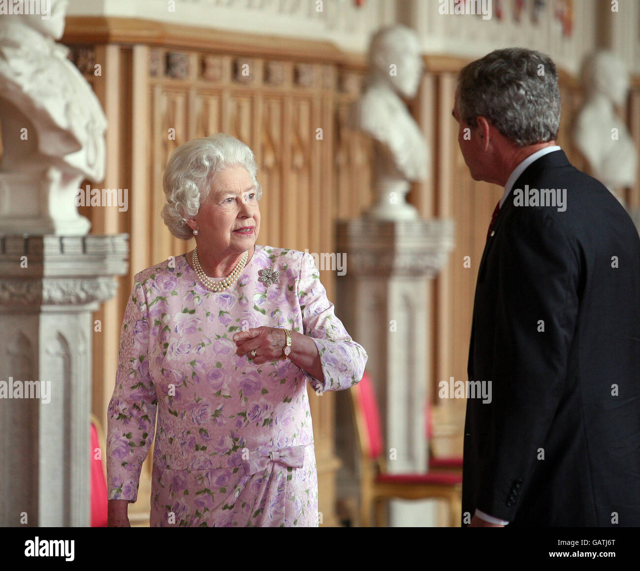 Britain's Queen Elizabeth II with the US President George Bush in the ...