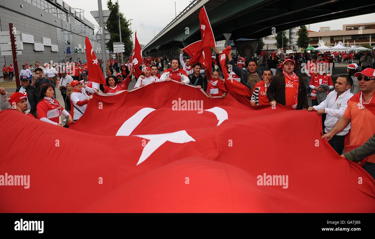 Turkey fans flag hi-res stock photography and images - Alamy