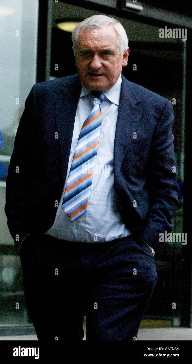 Ahern at corruption tribunal Stock Photo - Alamy