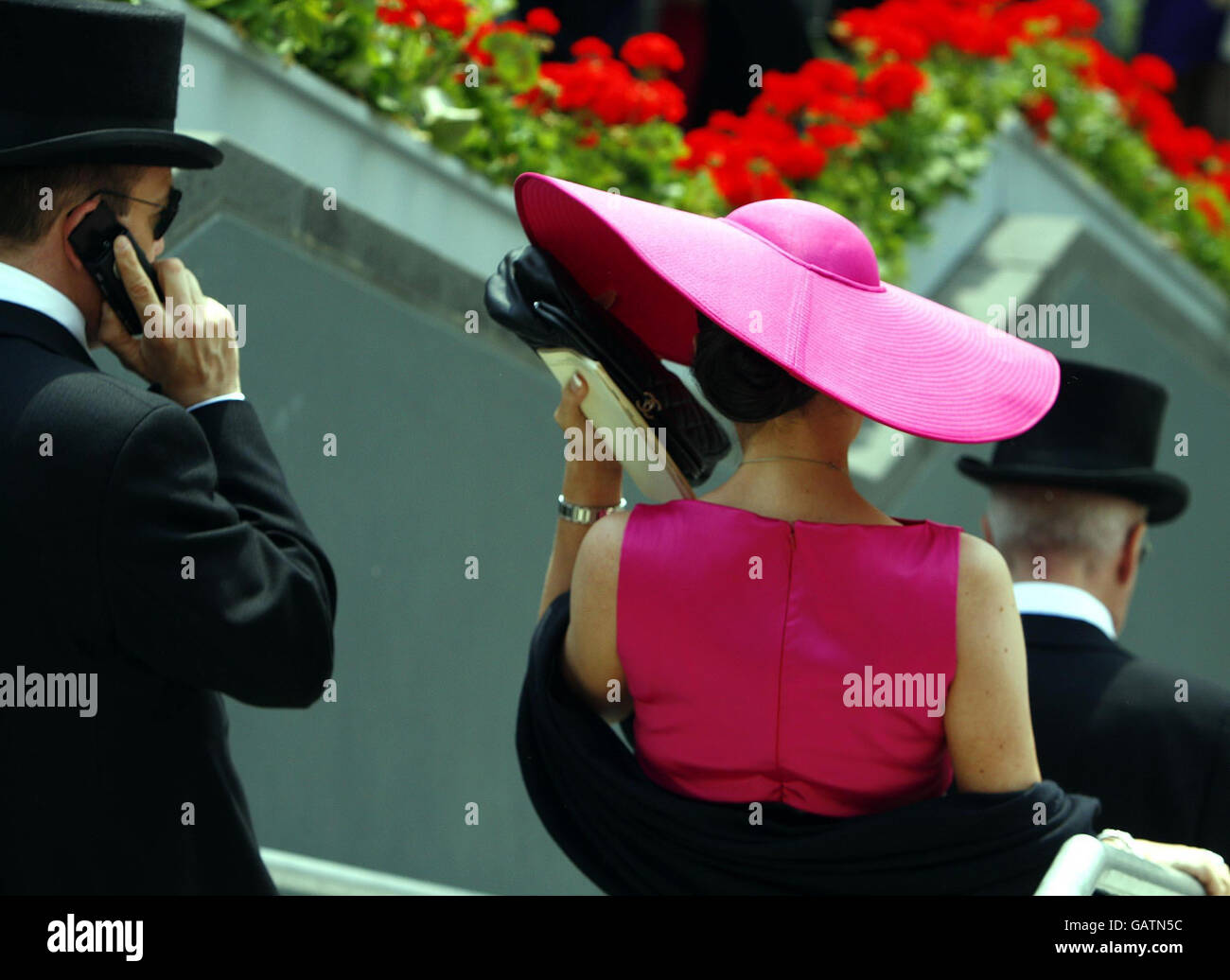 Ladies arrive on day one royal ascot meeting ascot racecourse hi-res ...
