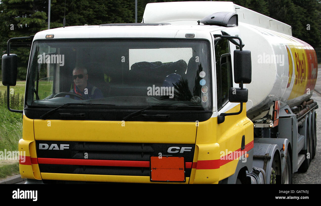 Tanker driver strike hi-res stock photography and images - Alamy