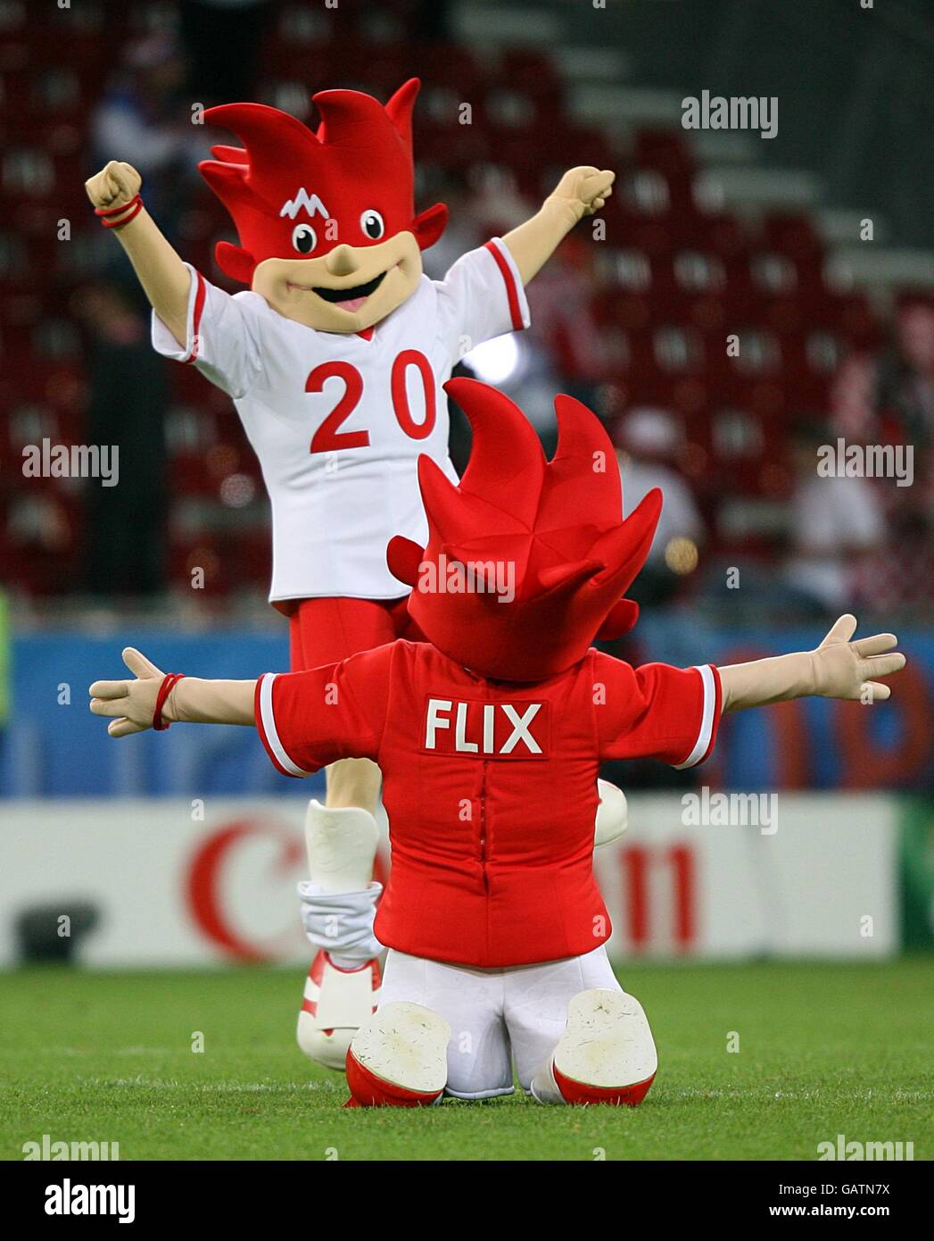 Football mascots general view hi-res stock photography and images - Alamy