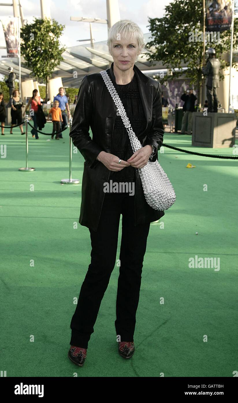 Annie lennox arrives screening chronicles narnia hi-res stock photography and images - Alamy