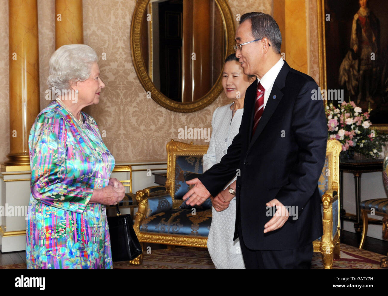 Queen Elizabeth II receives the Secretary General of the United Nations ...