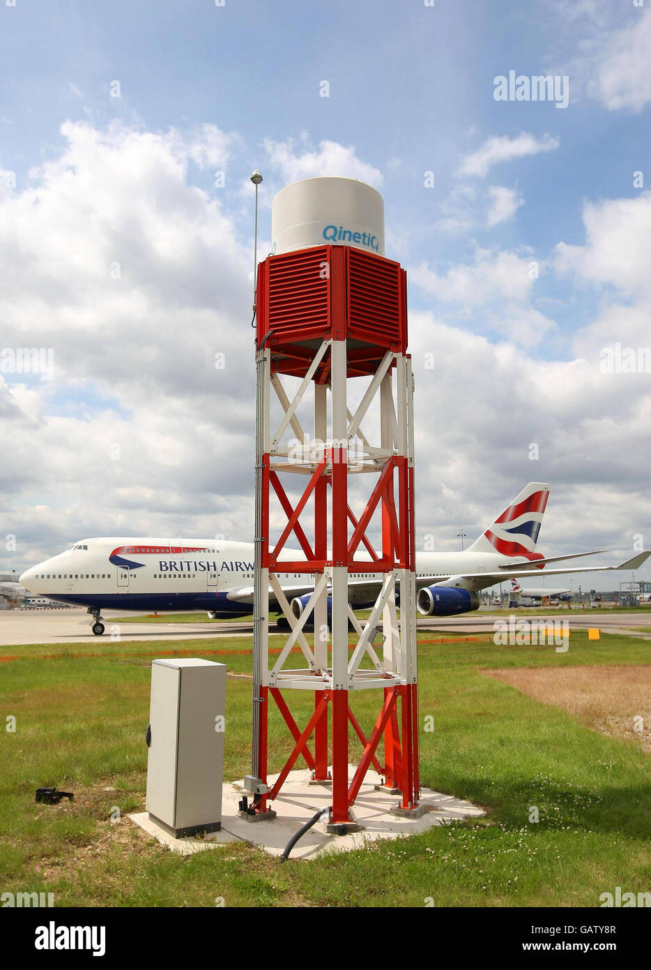 Heathrow unveils debris radar Stock Photo - Alamy