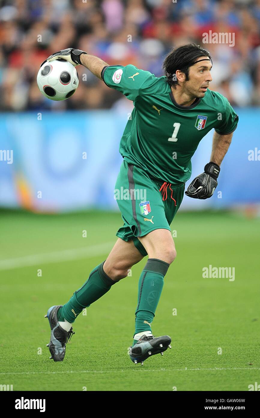 Soccer - UEFA European Championship 2008 - Group C - Italy v Romania ...