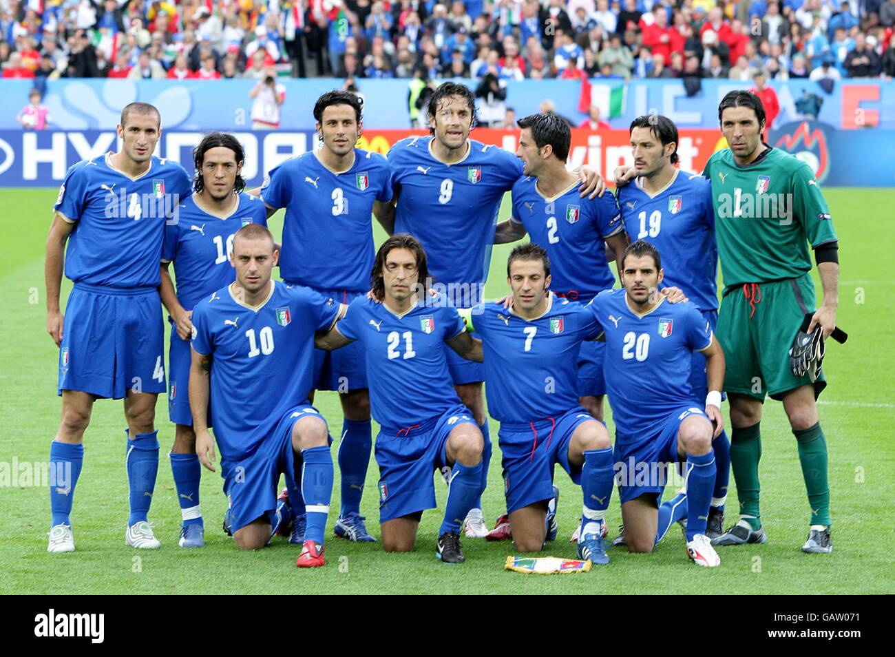 Soccer uefa european championship 2008 group italy romania letzigrund ...