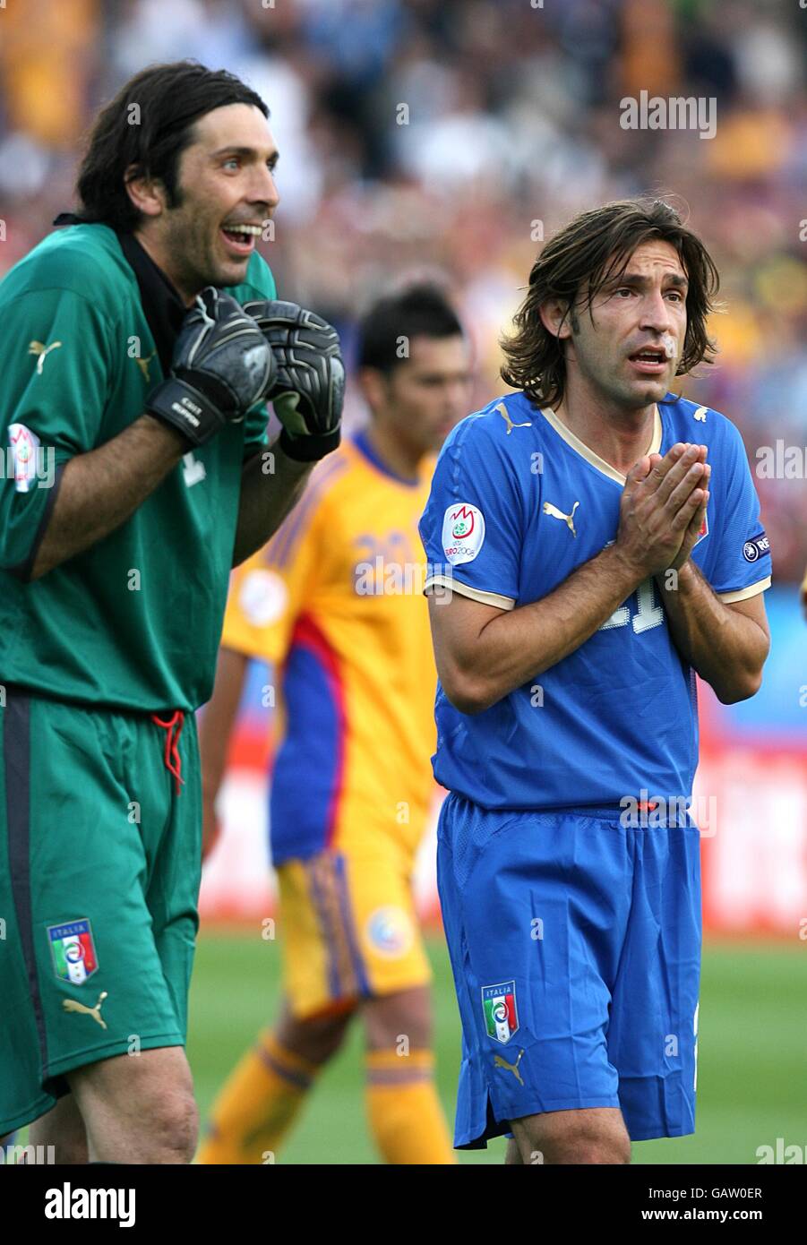 Gianluigi buffon and andrea pirlo hi-res stock photography and images ...
