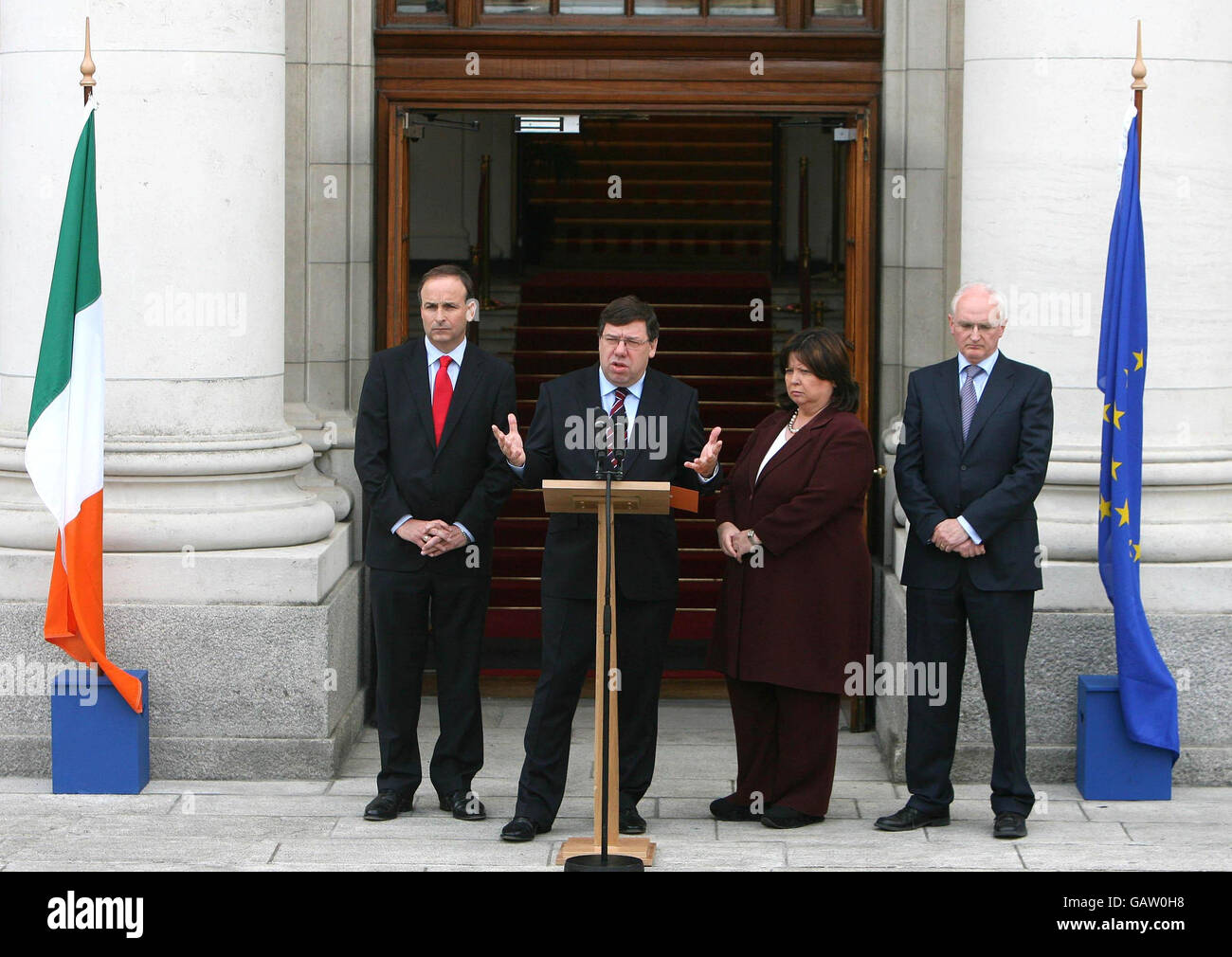 L-R Irish Foreign Affairs Minister Micheal Martin, Taoiseach Brian ...