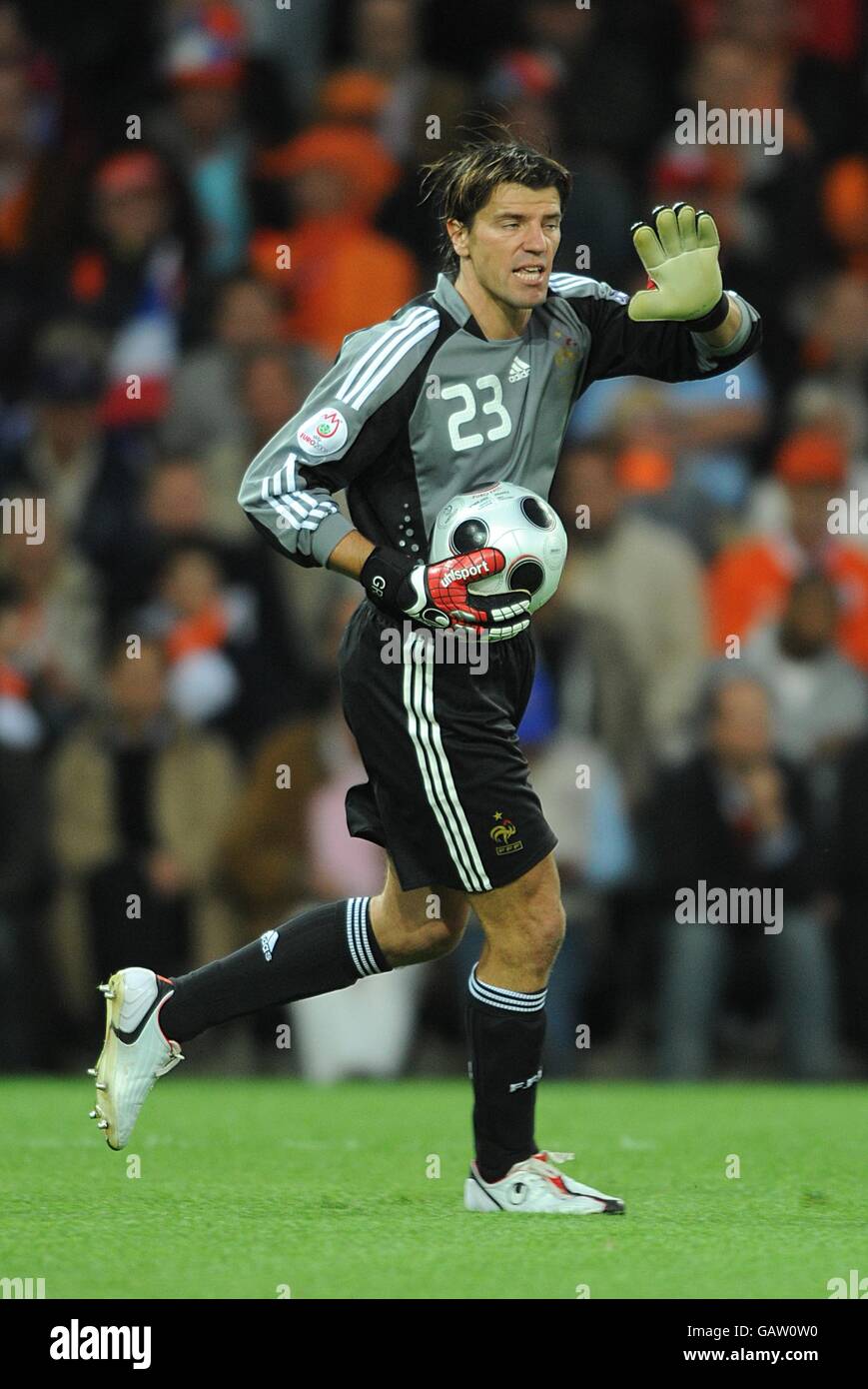 Soccer - UEFA European Championship 2008 - Group C - Holland v France ...