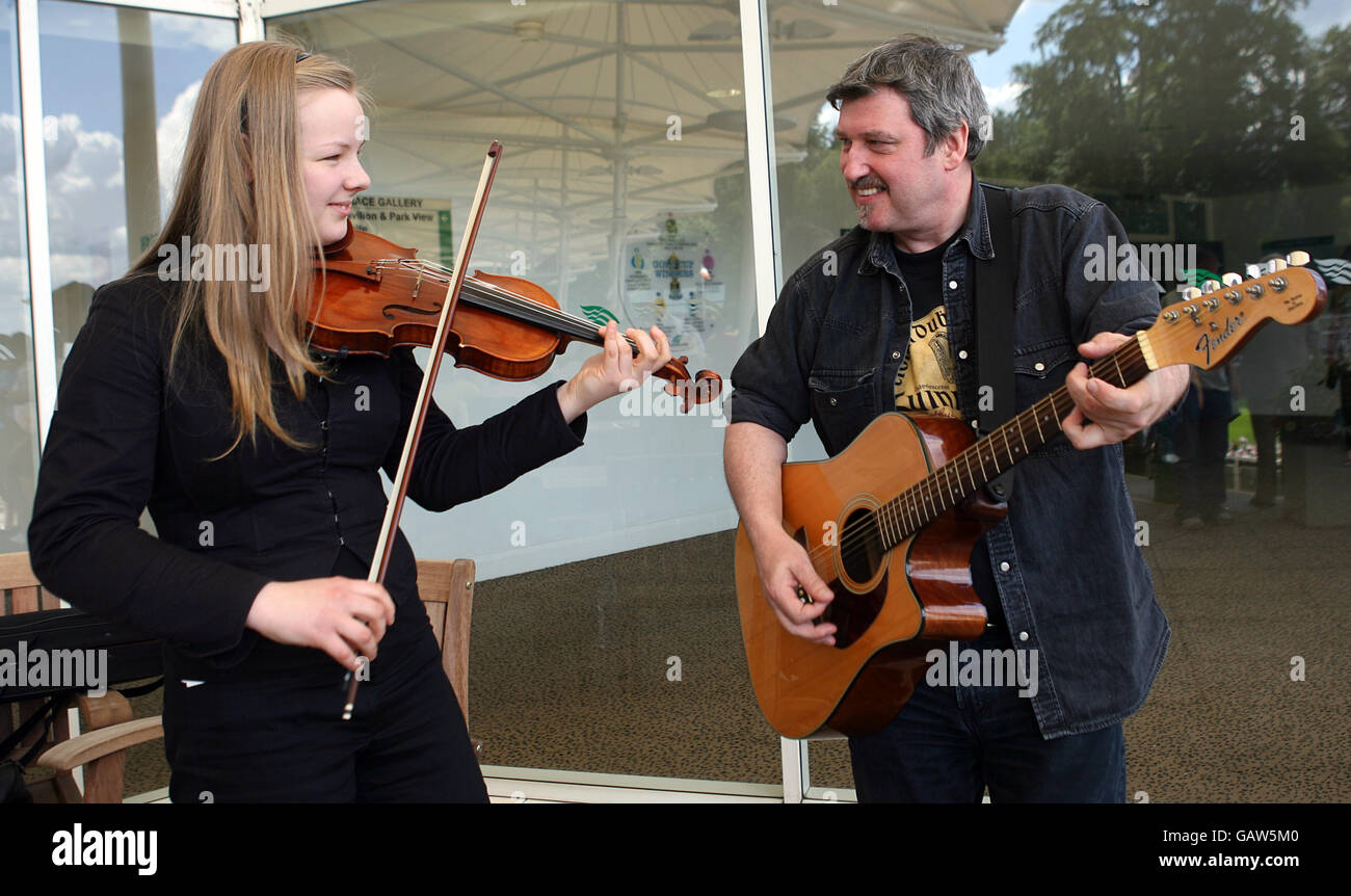 Traditional Irish music being performed, during Irish Day at Sandown ...