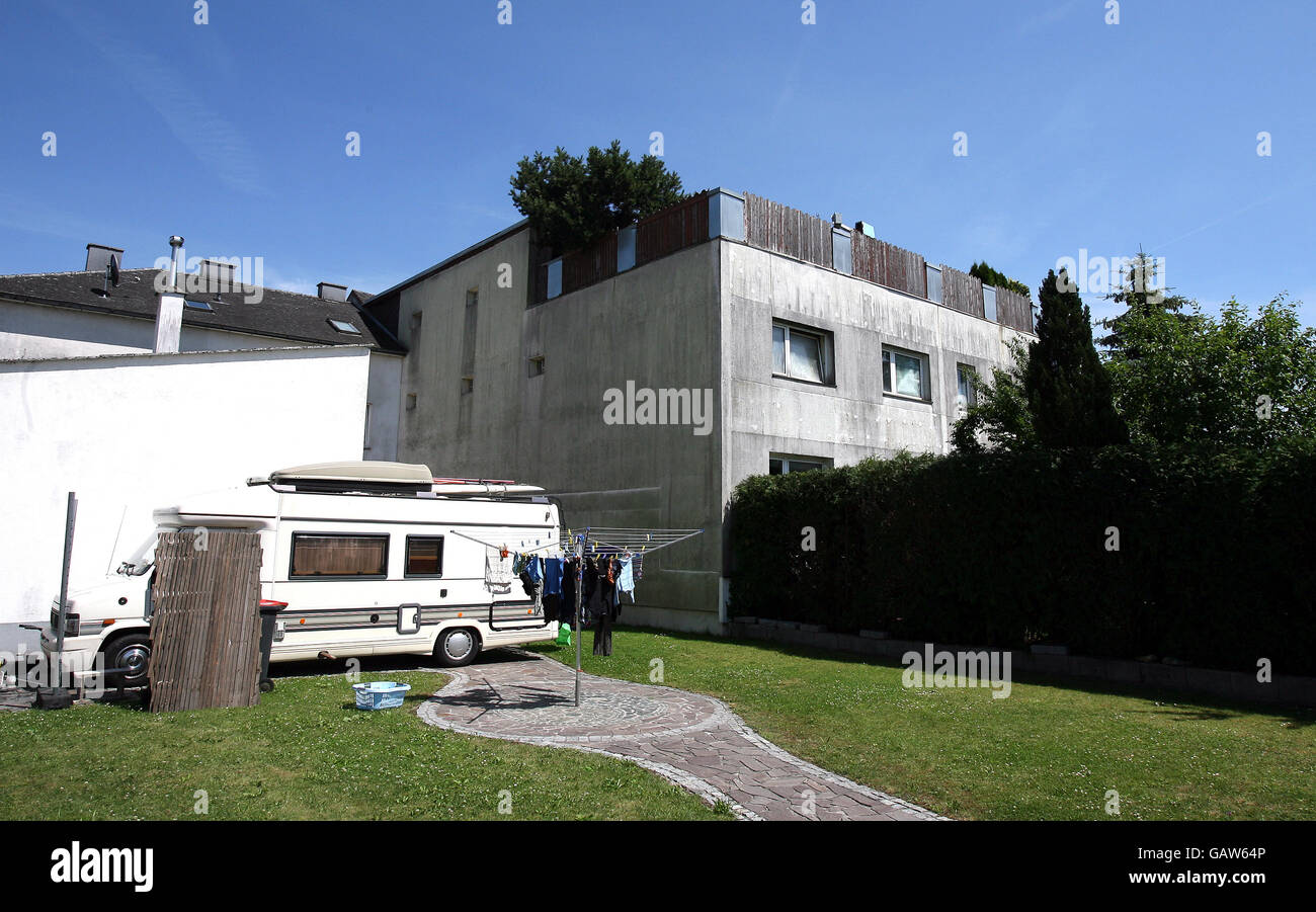 The rear view of the house belonging to Josef Fritzl at 40 Yobbstrasse ...