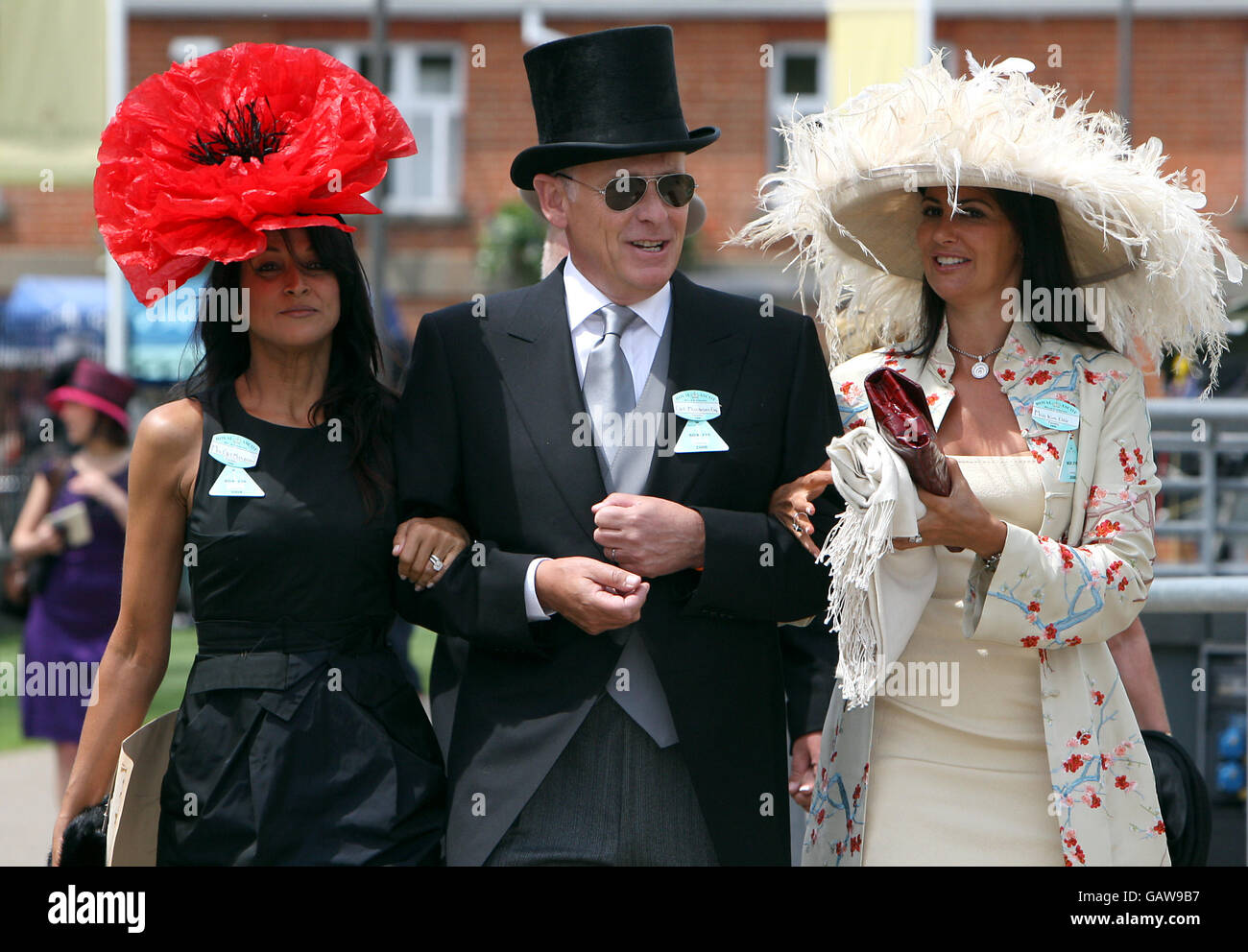 Racegoers enjoy the racing on day one of royal ascot hi-res stock ...