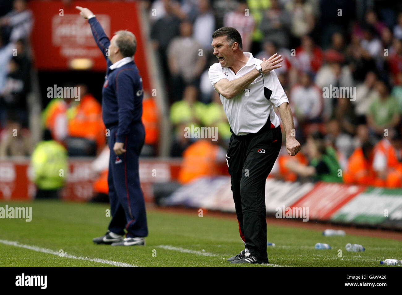 Soccer - Coca-Cola Football Championship - Southampton v Sheffield ...