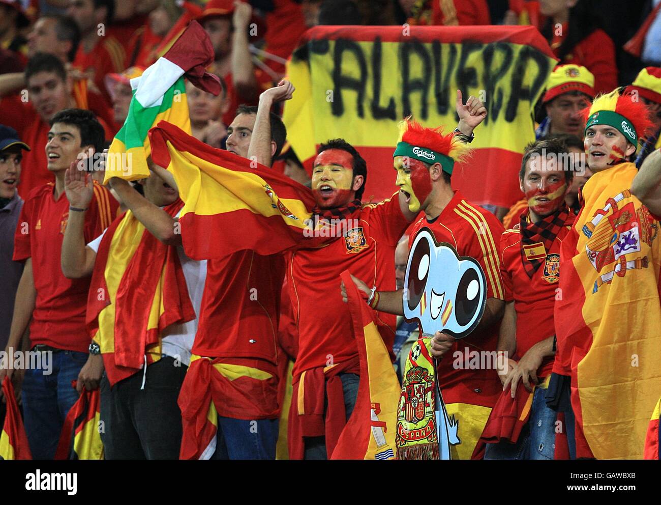 Spanish fans celebrate their team's win against Greece Stock Photo - Alamy
