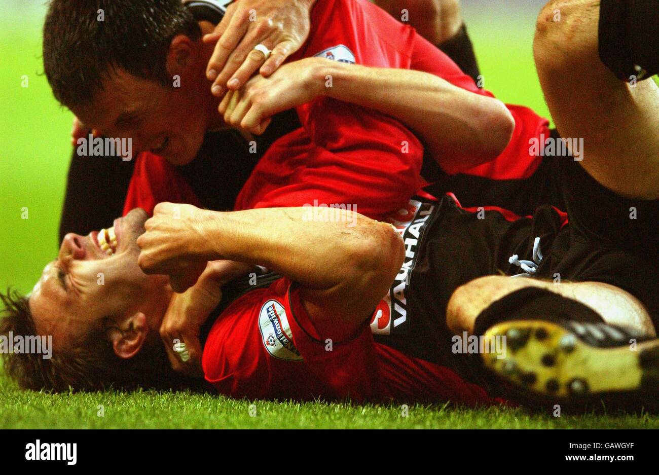 Division 2 play off soccer hi-res stock photography and images - Alamy