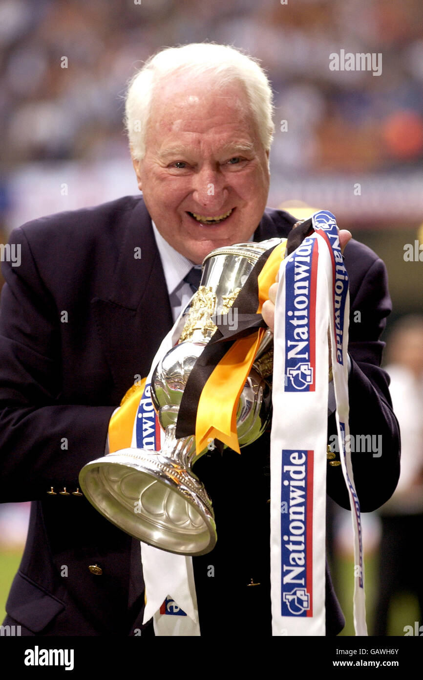 English division one trophy hi-res stock photography and images - Alamy