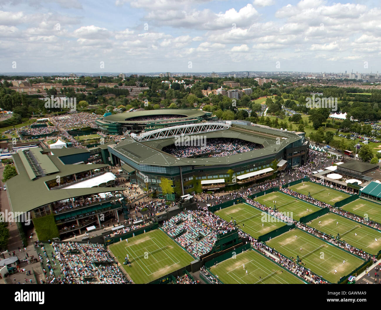 Wimbledon centre court general view hi-res stock photography and images ...