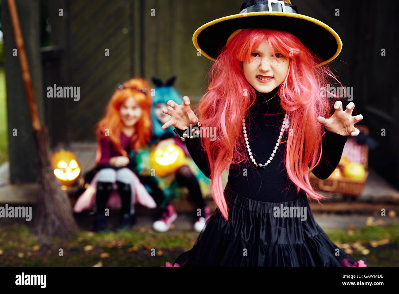 Frightening girl hi-res stock photography and images - Alamy