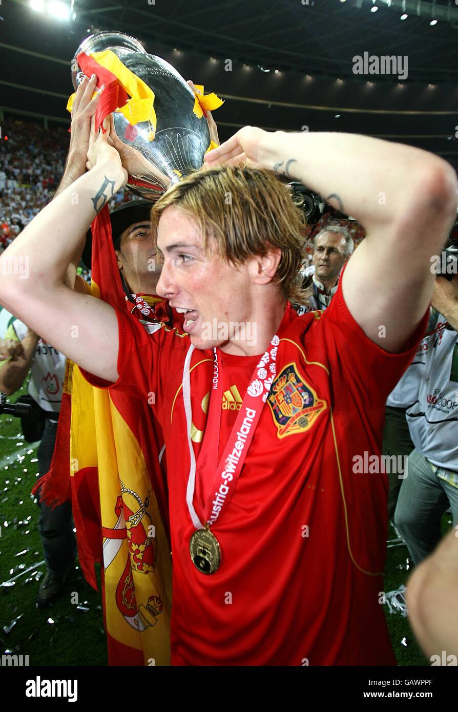 Uefa euro 2008 spain trophy hi-res stock photography and images - Alamy