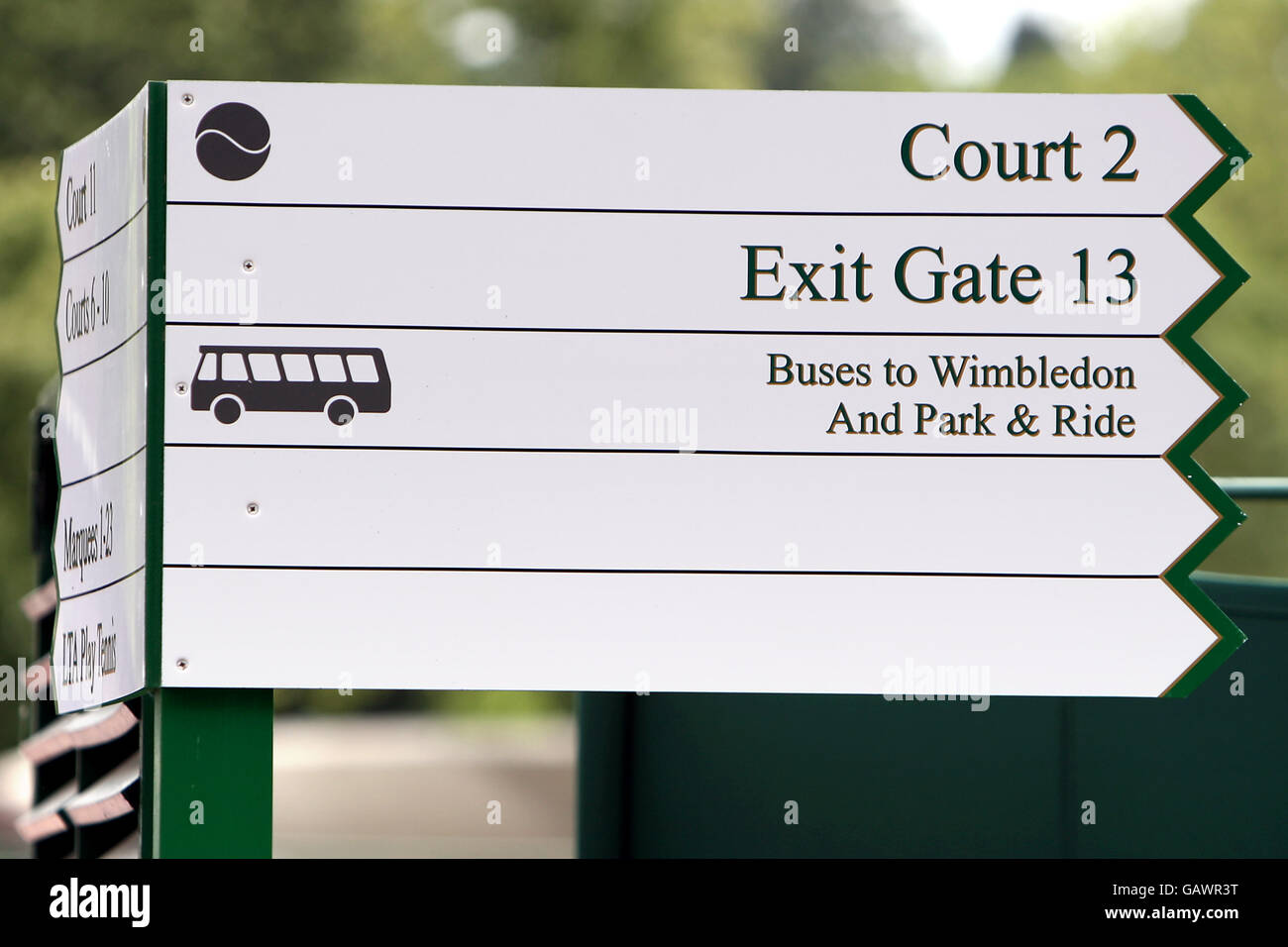 General view of a sign showing directions to Court No.2 Stock Photo - Alamy