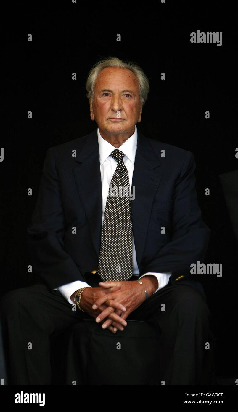 Michael winner memorial dc michael swindells hi-res stock photography ...