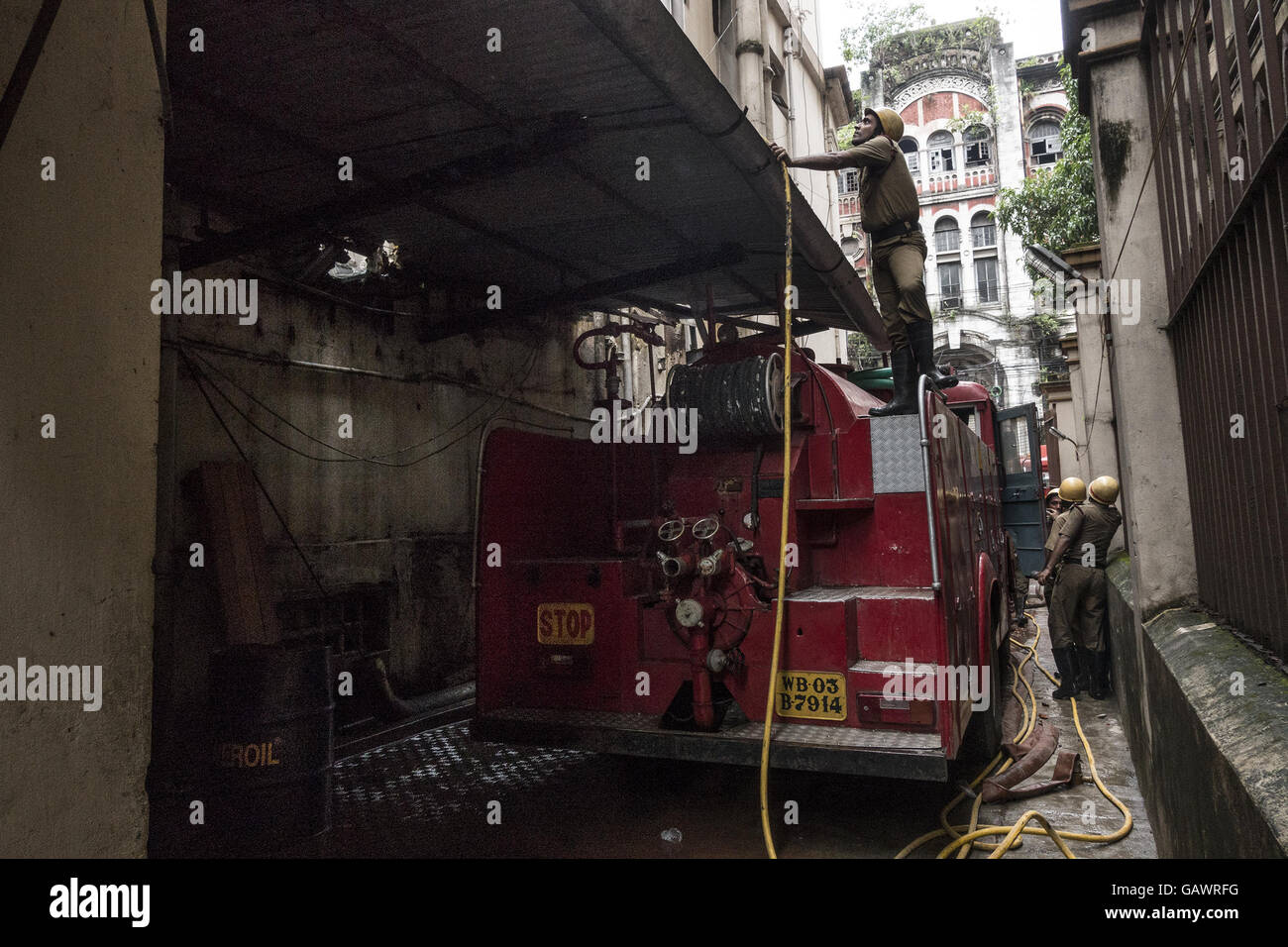 Indian building on fire hi-res stock photography and images - Alamy