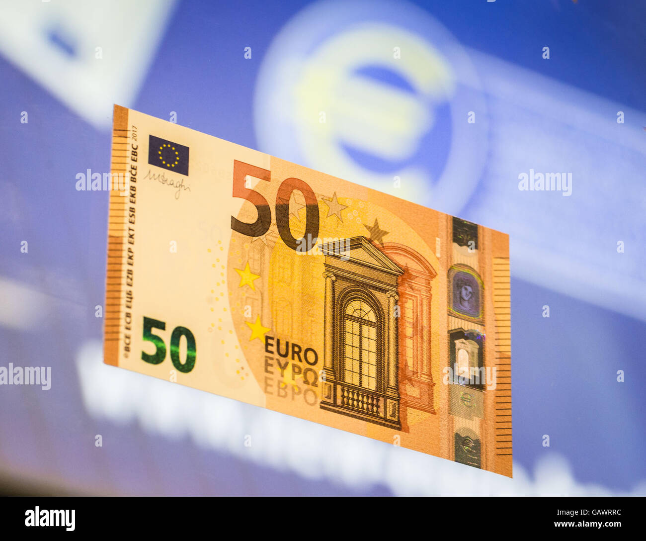 Tthe new 50 Euro bank note can be seen after the presentation at the ...