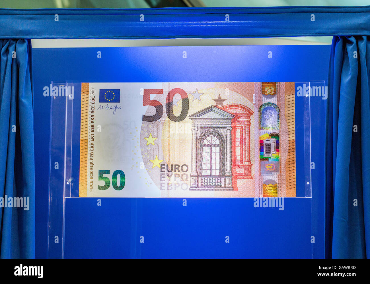 Tthe new 50 Euro bank note can be seen after the presentation at the ...
