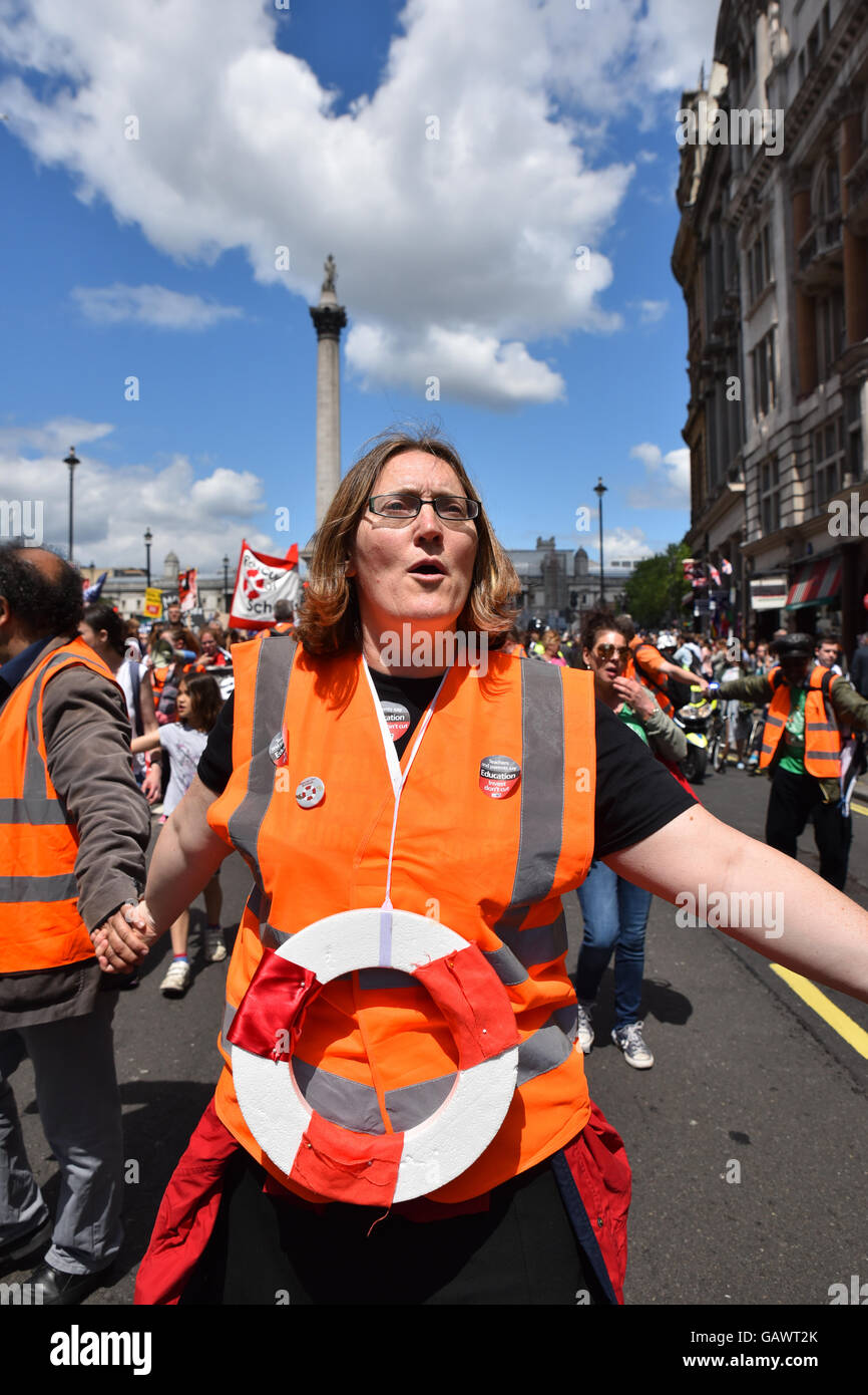 London, UK. 5th July 2016. Members of the NUT stage a one day strike ...