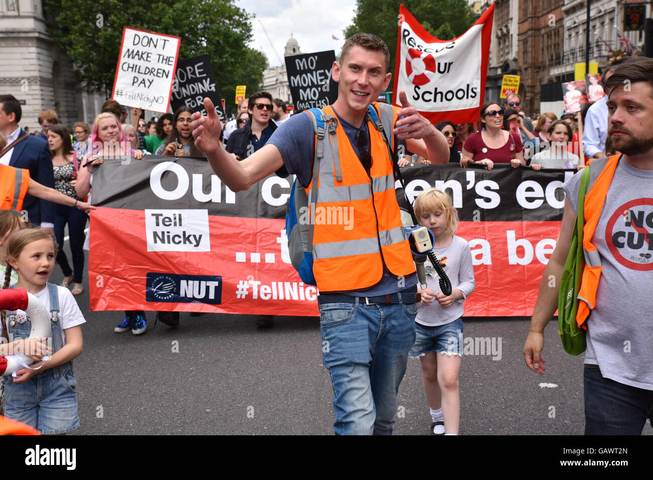 London, UK. 5th July 2016. Members of the NUT stage a one day strike ...