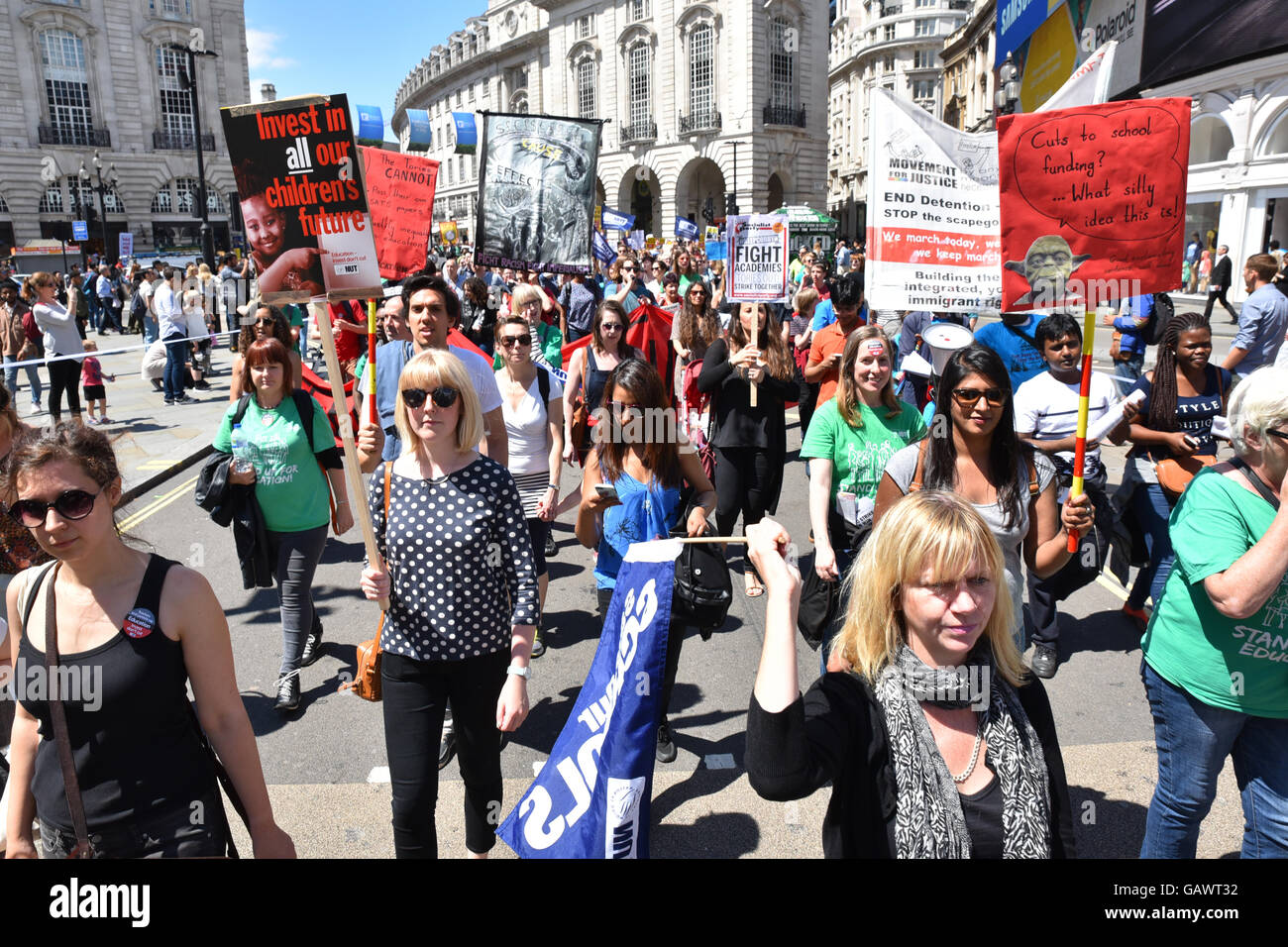 London, UK. 5th July 2016. Members of the NUT stage a one day strike ...